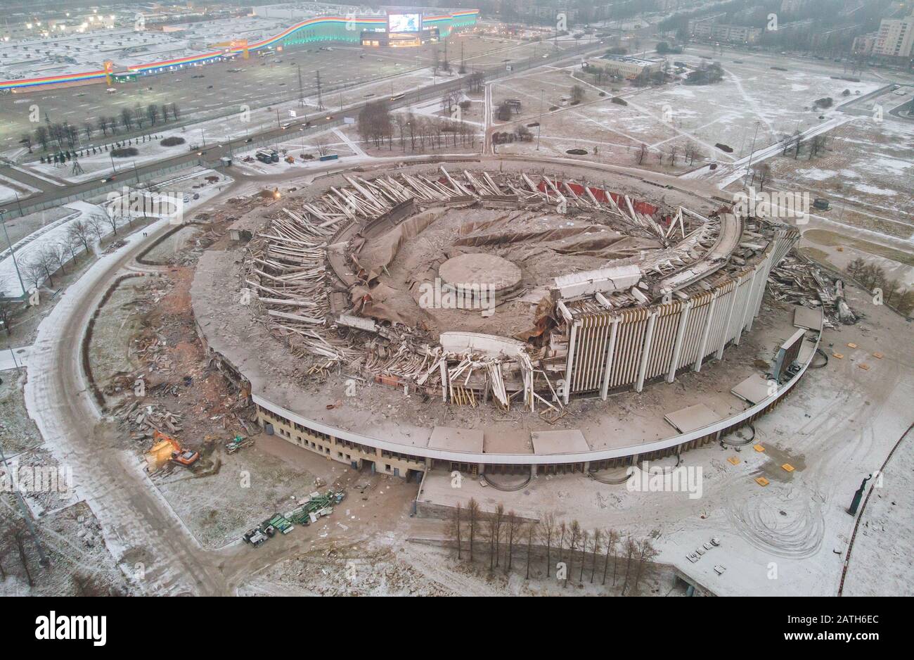 Collapsed metal roof hi-res stock photography and images - Alamy