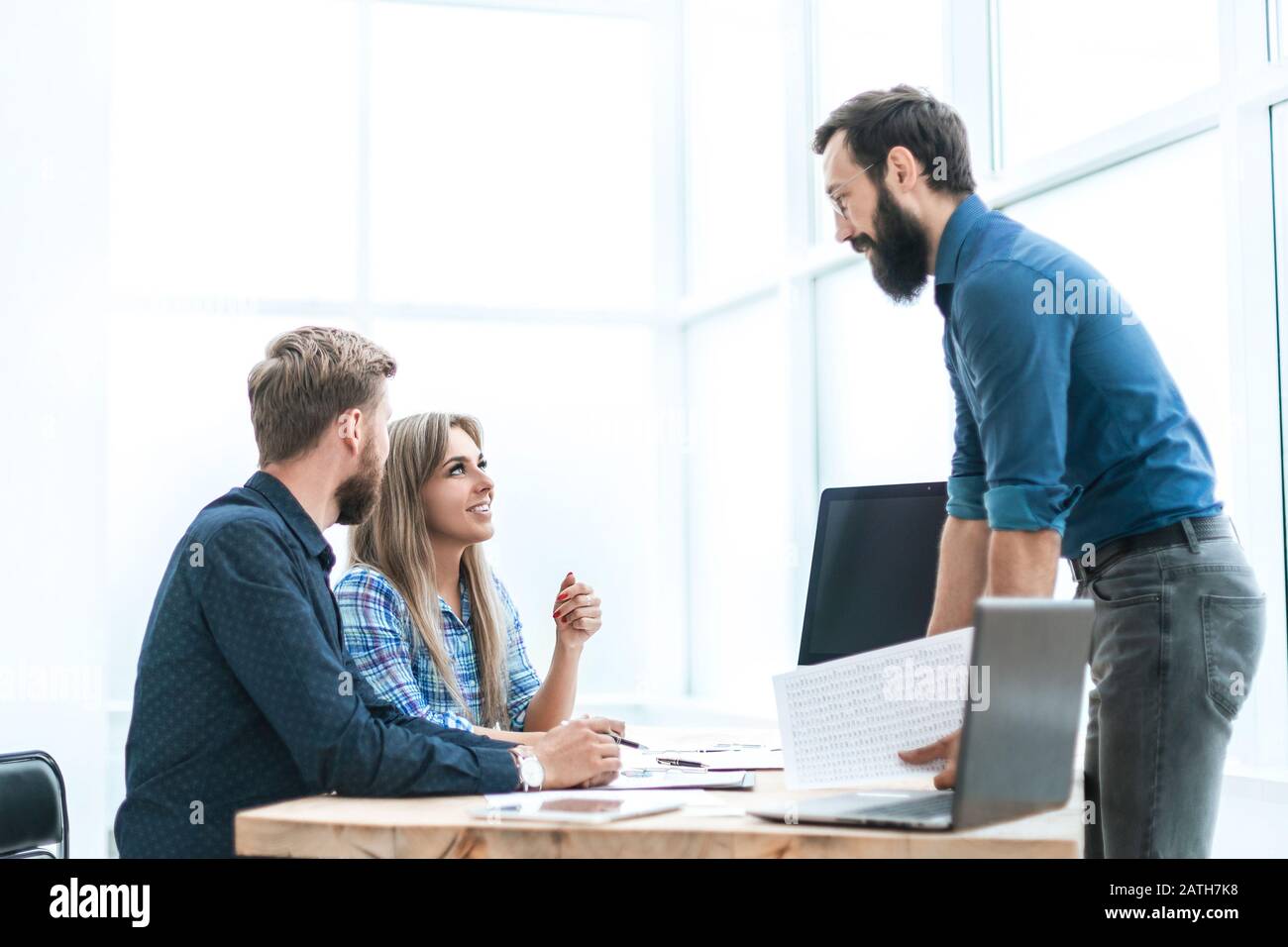 Client asking questions bank hi-res stock photography and images - Alamy