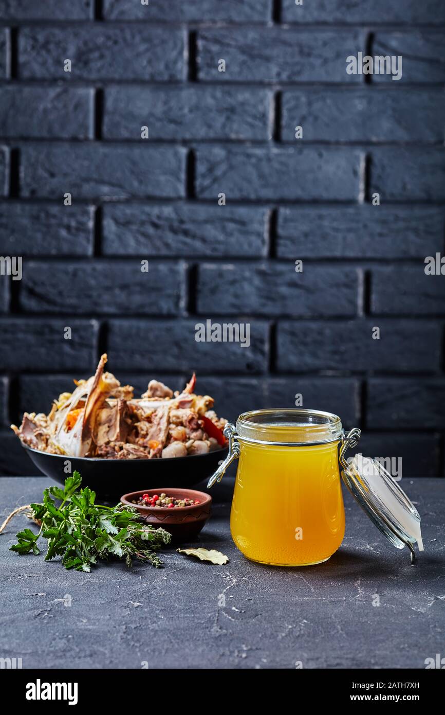 Chicken bones hi-res stock photography and images - Alamy