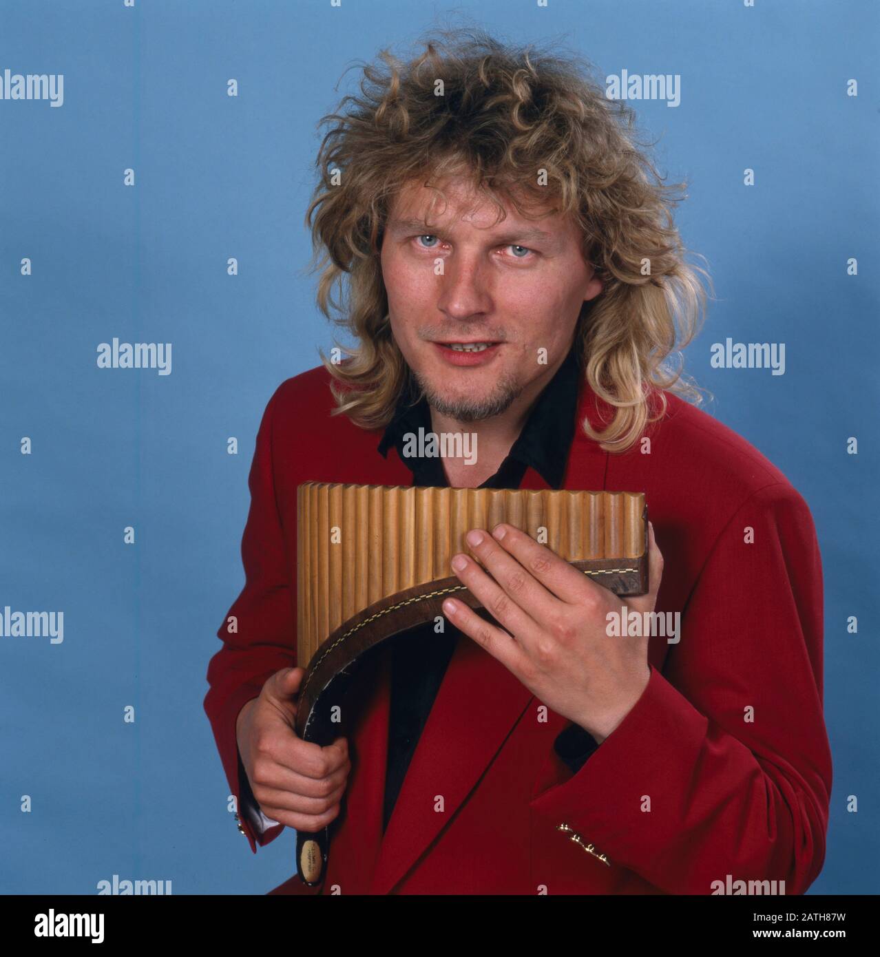 Der deutsch polinische Panflötenspieler und Komponist Edward Simoni ...