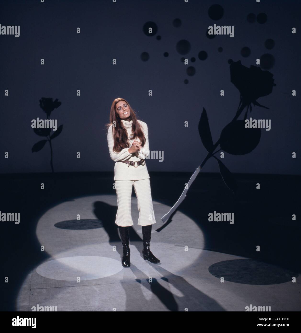 Die israelitische Sängerin Daliah Lavi bei einem Live Aufritt ...