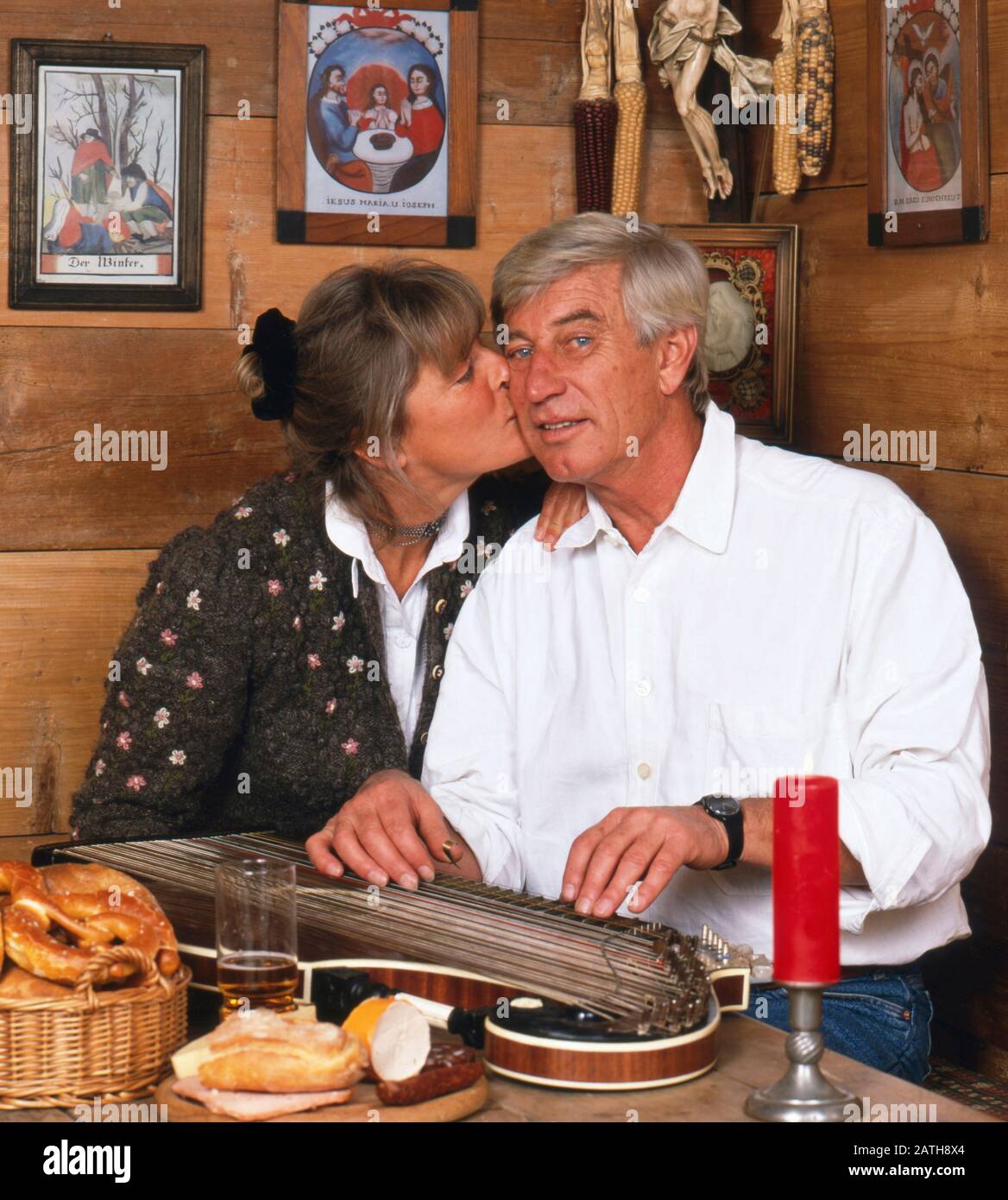 Der deutsche Schauspieler Siegfried Rauch mit seiner Frau Karin ...