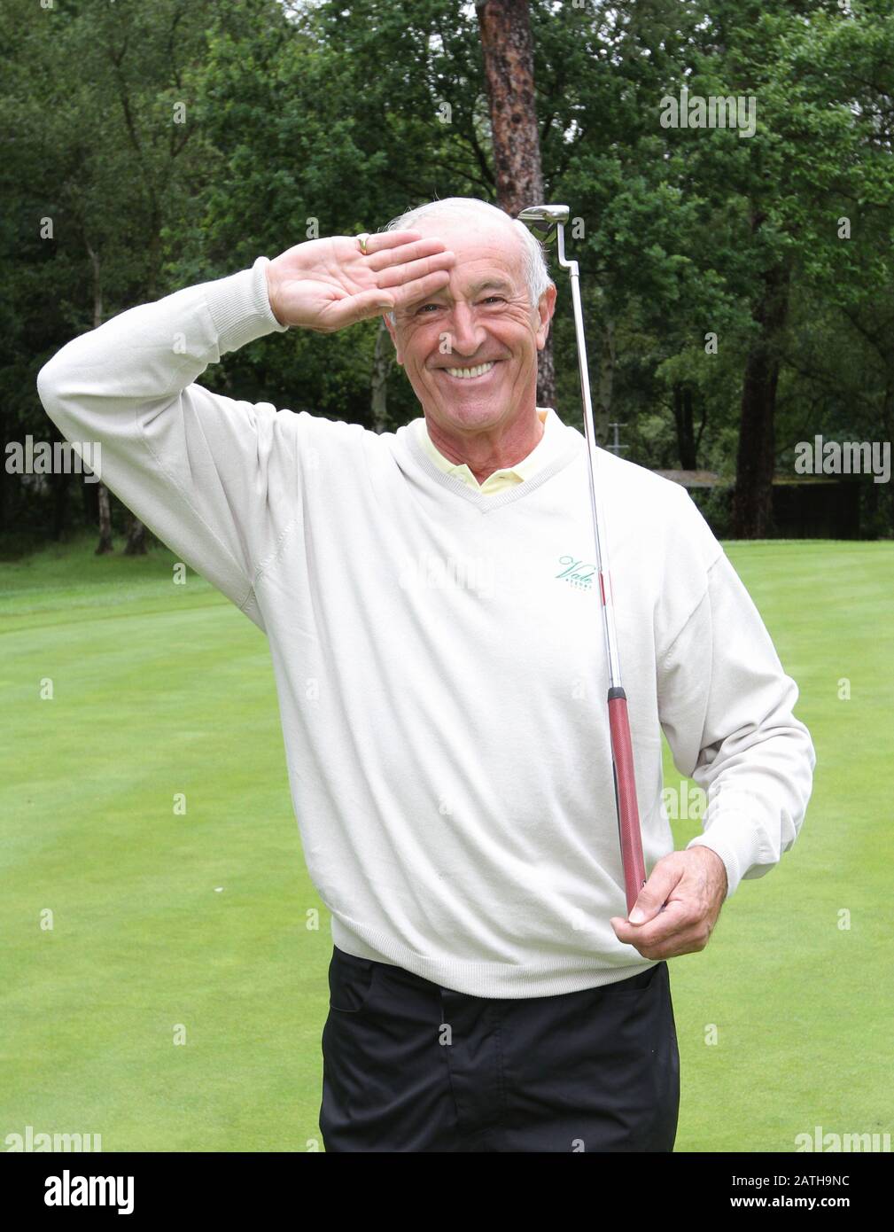 'Strictly Come Dancing' judge tees off at 'Golf with the Stars' charity ...