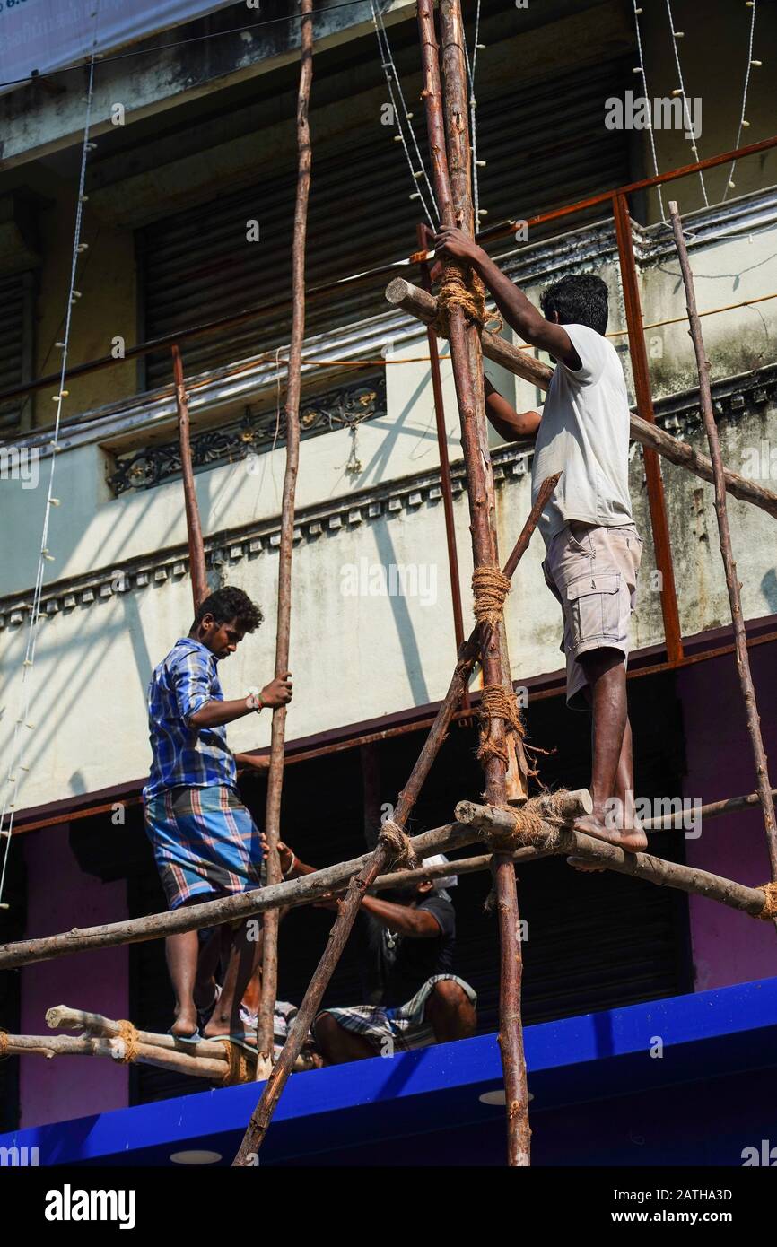 Scaffolding in india hi-res stock photography and images - Alamy
