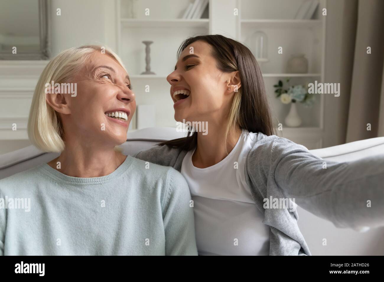 Mom daughter making selfie using hi-res stock photography and images - Alamy