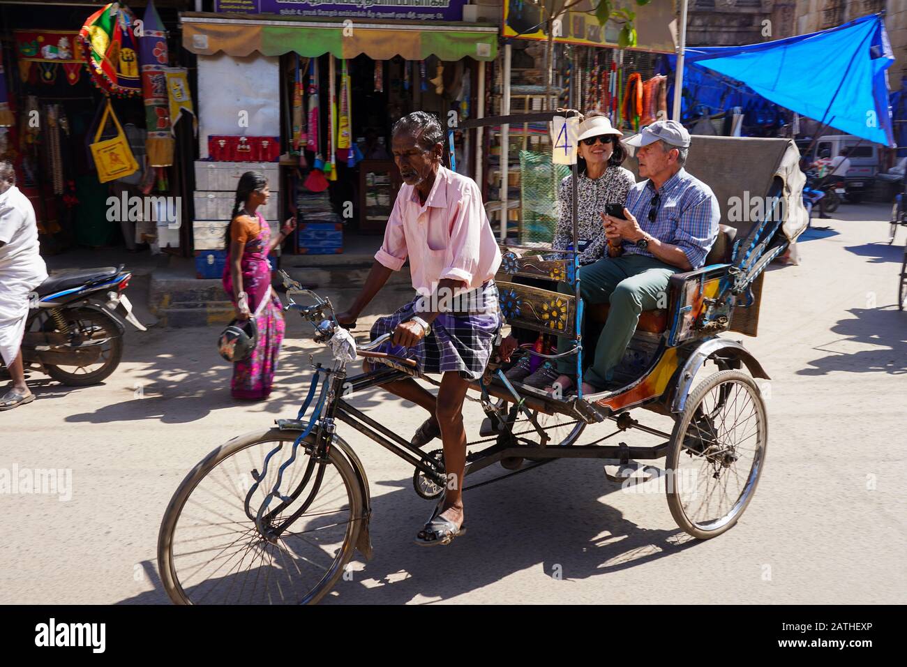 Rickshaw india tourists hi-res stock photography and images - Alamy