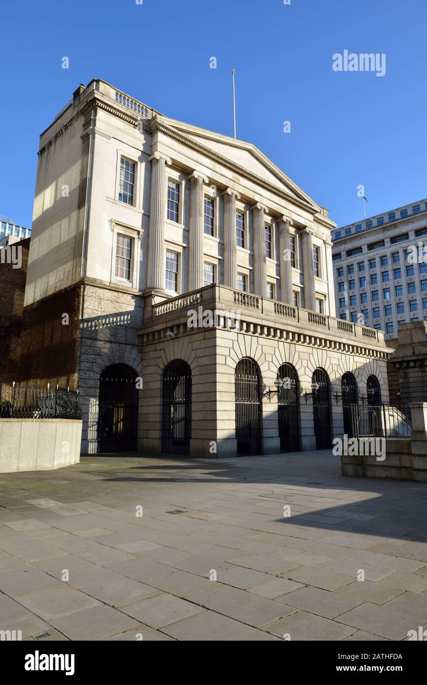 Fishmonger's hall london hi-res stock photography and images - Alamy