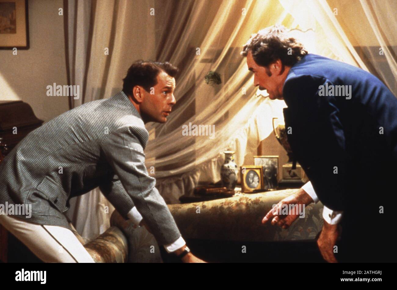 Sunset Year : 1988 USA Director : Blake Edwards Bruce Willis, James ...