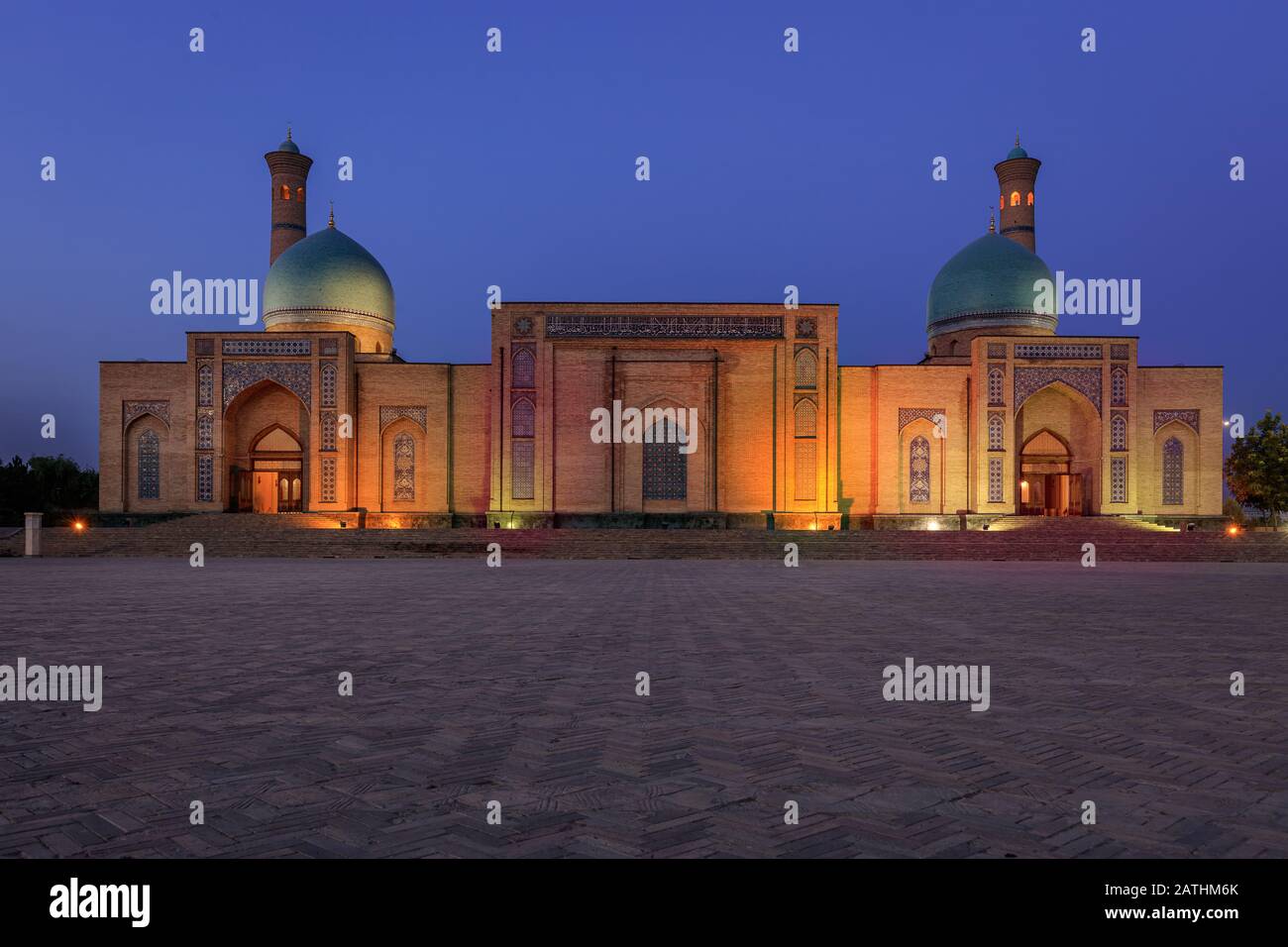 Tashkent mosque hi-res stock photography and images - Alamy
