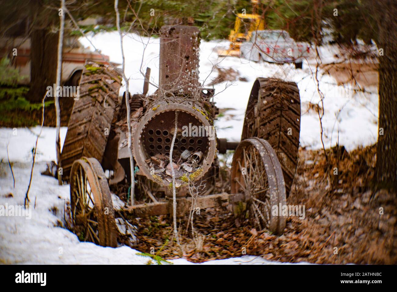 An early model J.I. Case Threshing Machine Company steam engine tractor ...