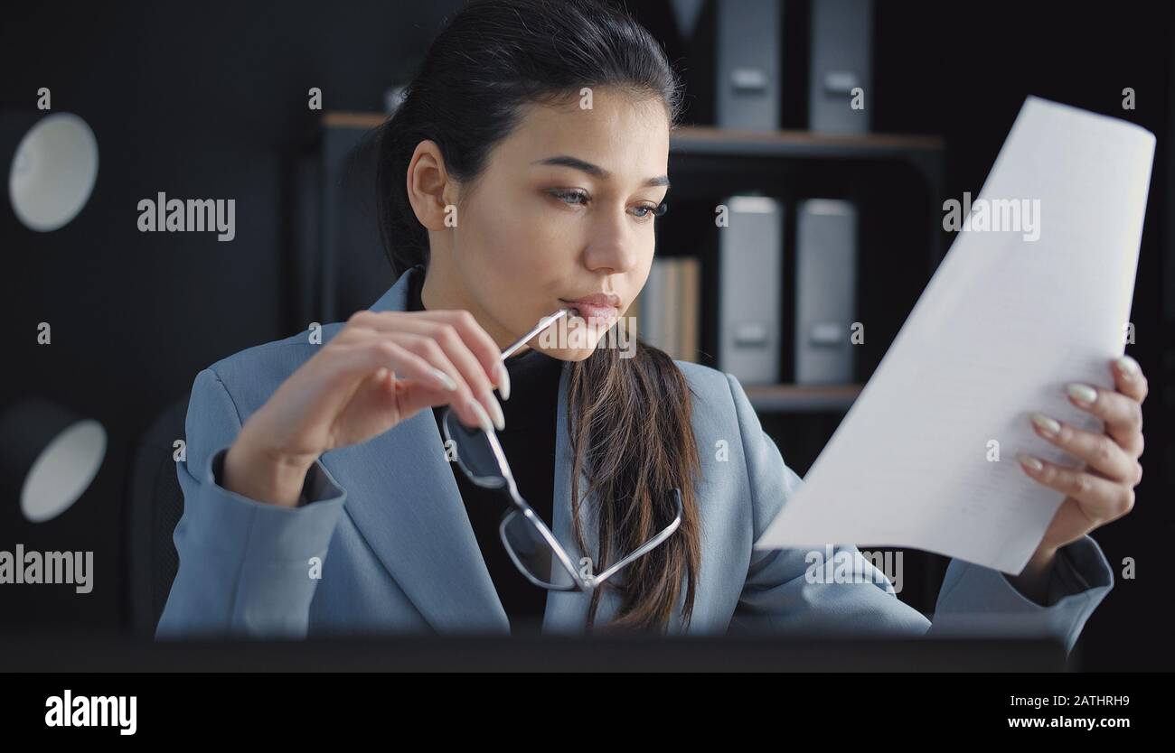 Review papers hi-res stock photography and images - Alamy