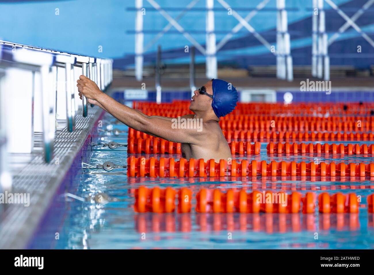 Swimmer at starting block hi-res stock photography and images - Alamy