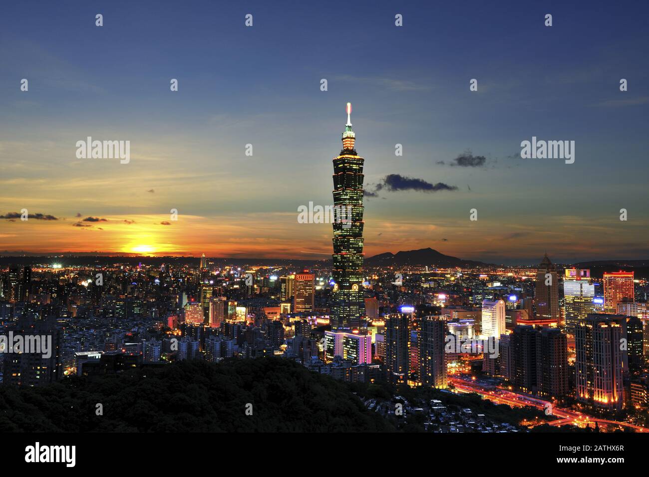 Taipei 101 at the sunset in Taipei Stock Photo - Alamy
