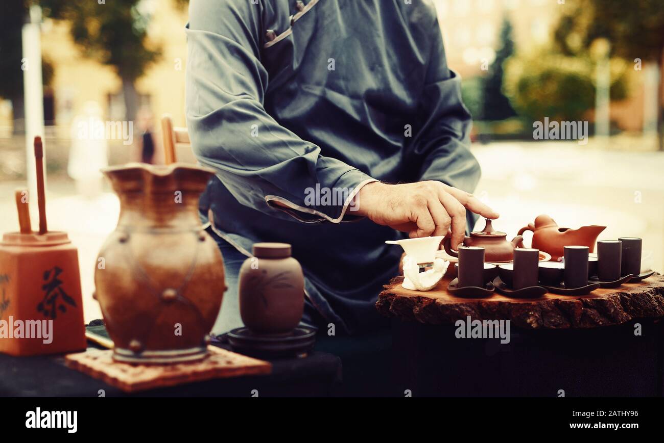 Japan tea ceremony monk hi-res stock photography and images - Alamy