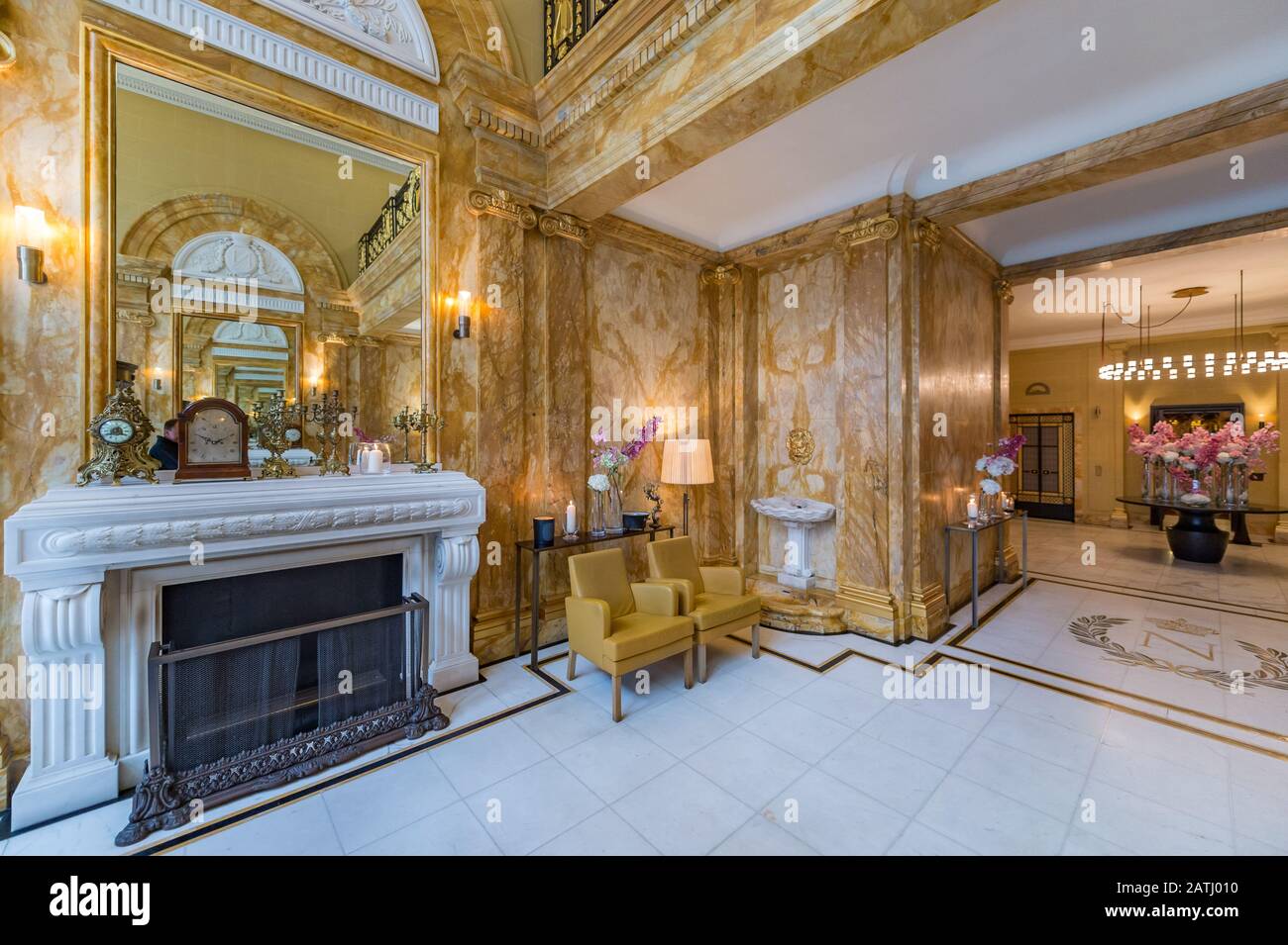 Interior View of a London Hotel Entrance Lobby Stock Photo - Alamy