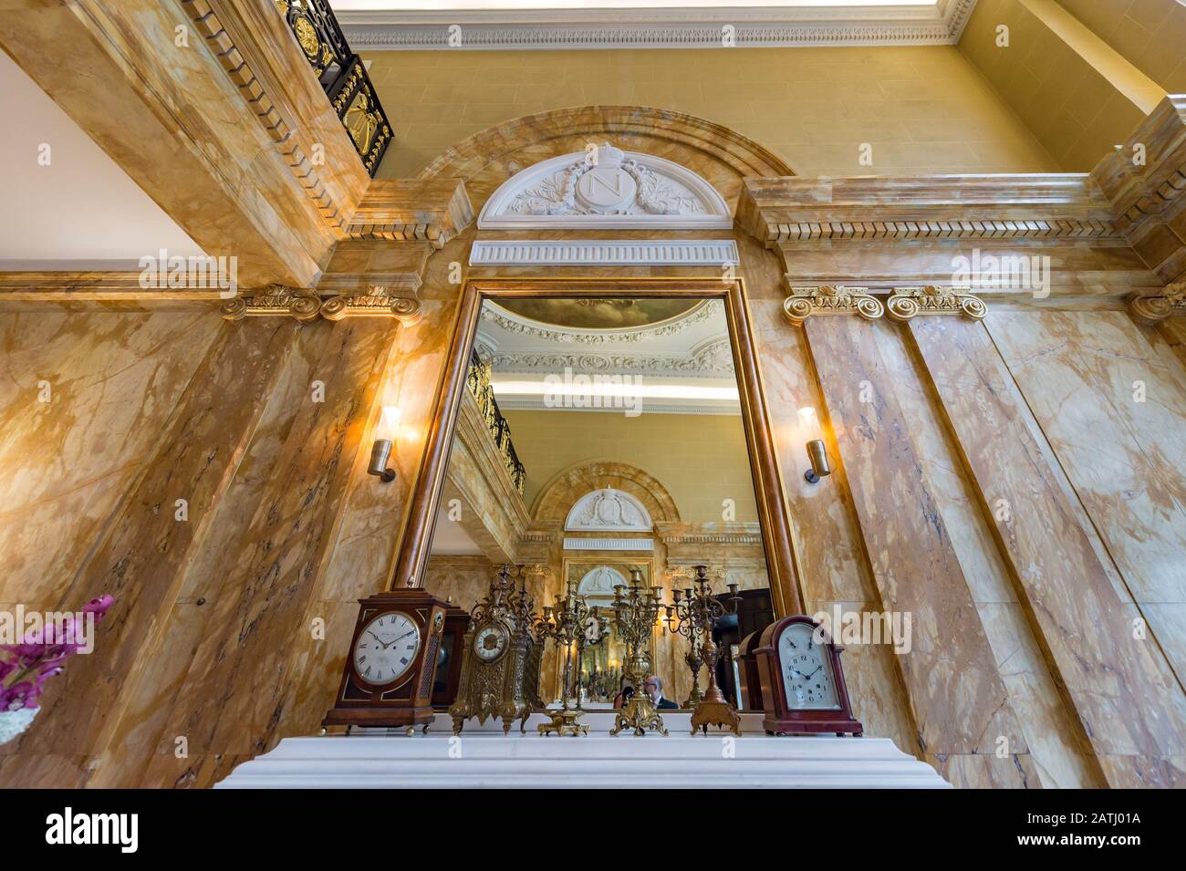 Interior View of a London Hotel Entrance Lobby Stock Photo - Alamy