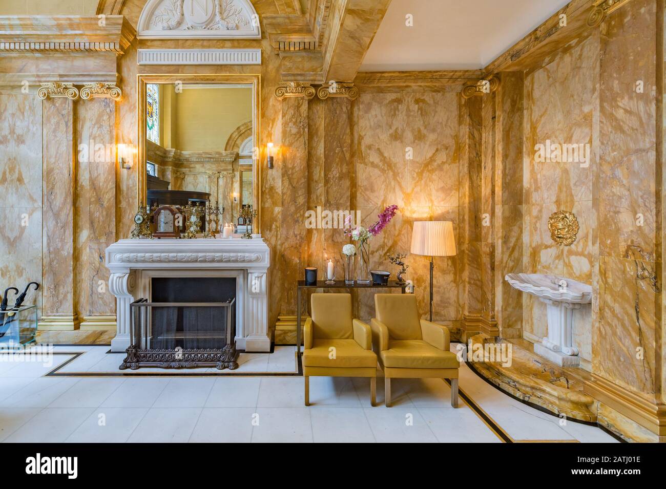 Interior View of a London Hotel Entrance Lobby Stock Photo - Alamy