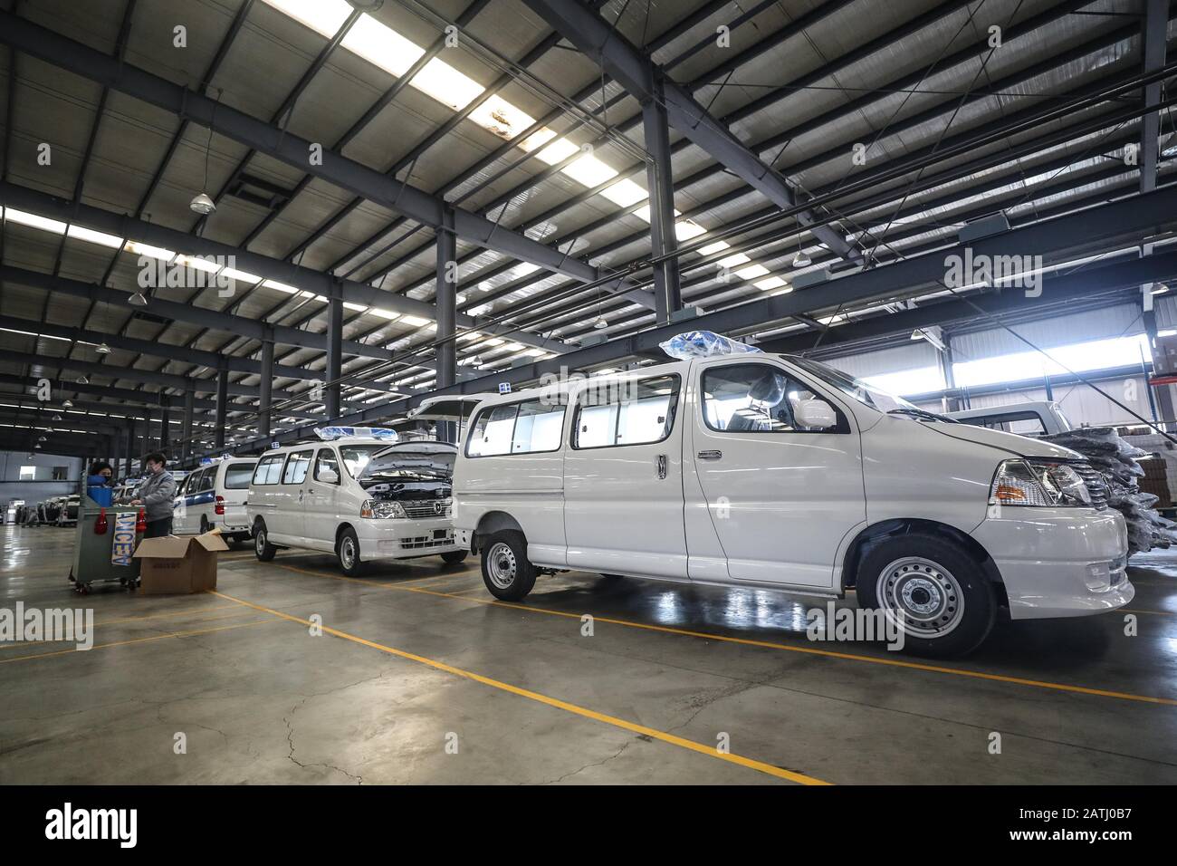 10 ambulances hi-res stock photography and images - Alamy