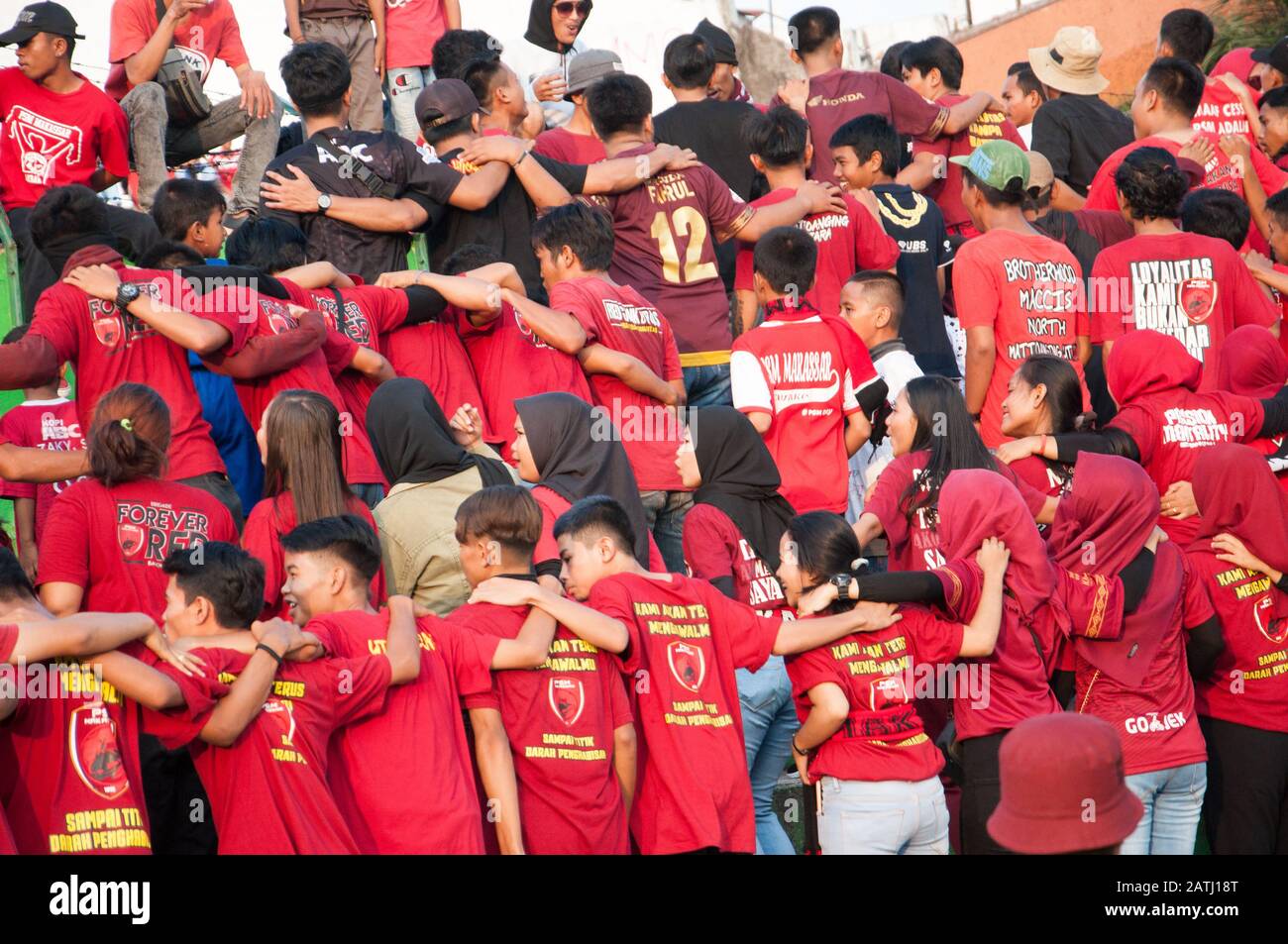 Crowd watching a gaming tournament Stock Photo - Alamy