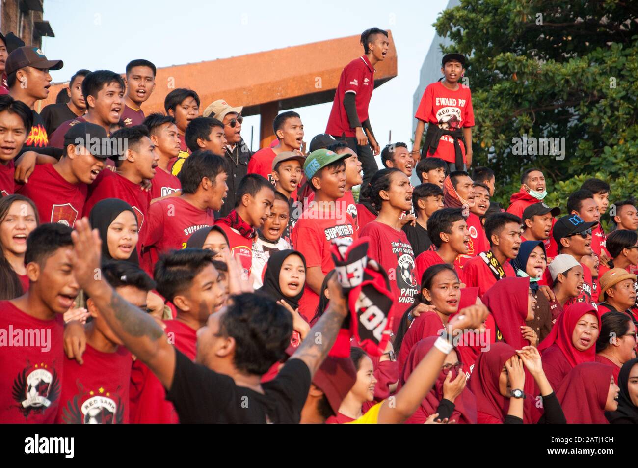 Crowd watching a gaming tournament Stock Photo - Alamy