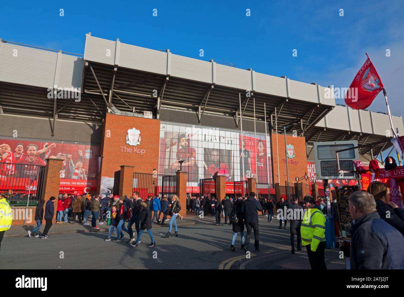 Southampton fc stadium crowd hi-res stock photography and images - Alamy