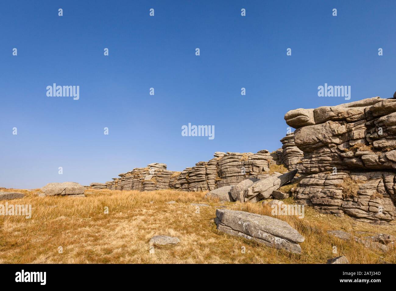 Granite rocks that form part of great mis tor on dartmoor national park ...