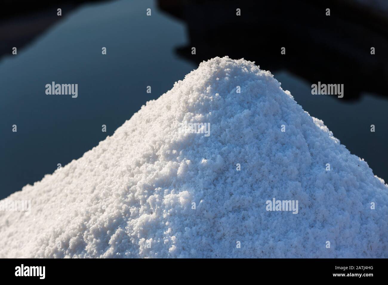 Pile of natural salt Stock Photo - Alamy