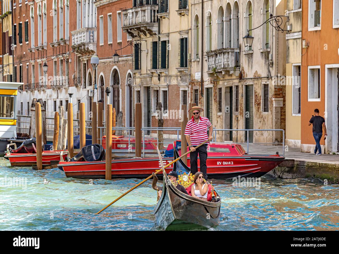 Venice italy gondola ride hi-res stock photography and images - Alamy