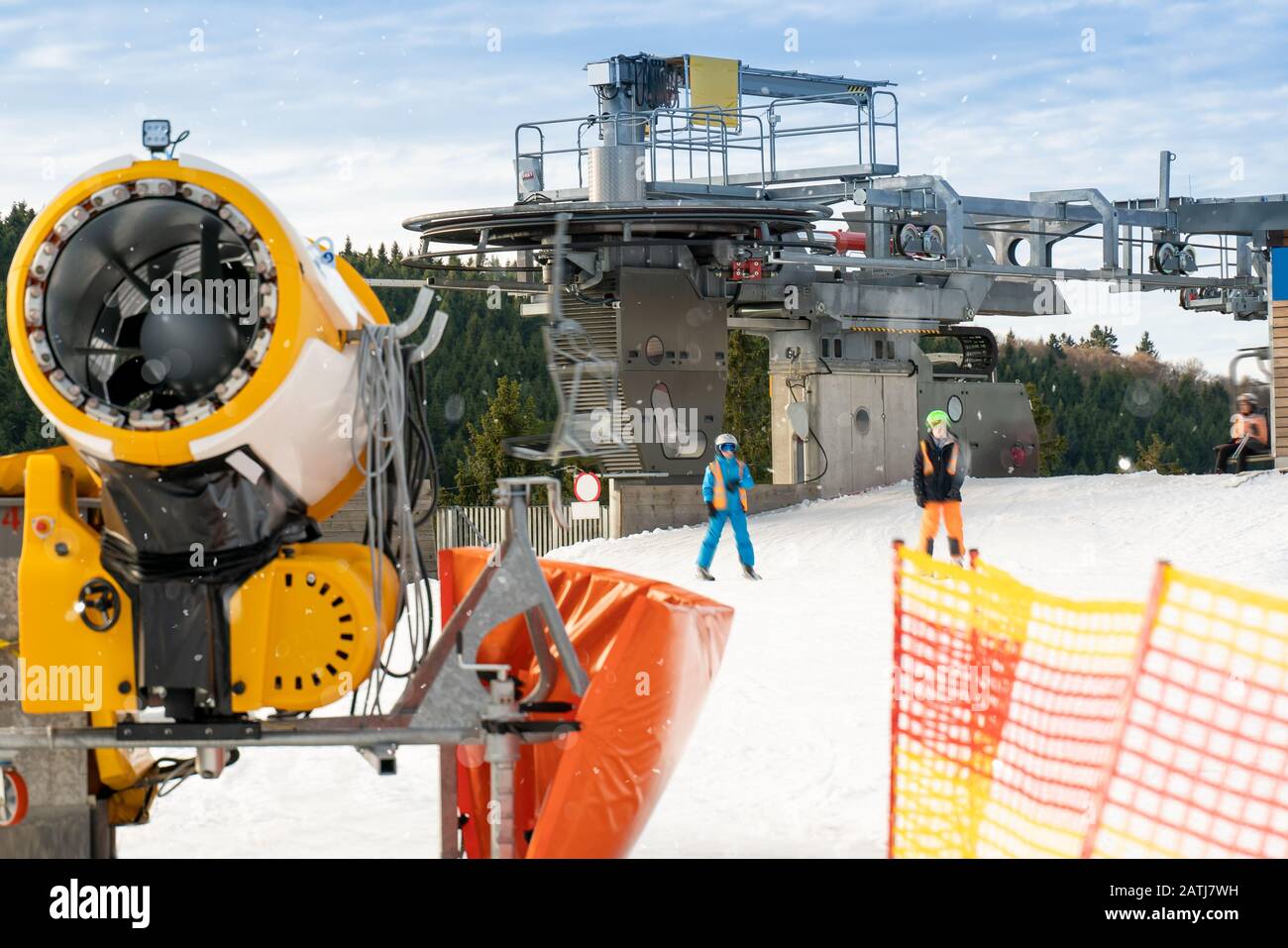 the ski slope in the "Kappe "area is covered with artificial snow. Lift ...
