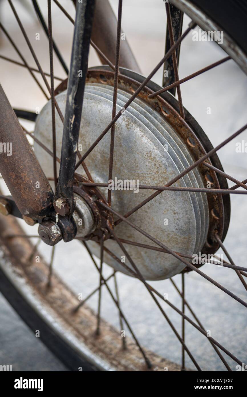 Old rusty motorcycle hi-res stock photography and images - Alamy