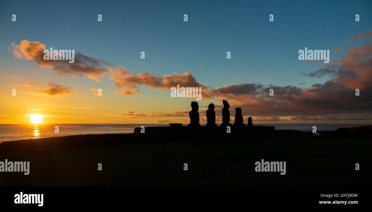 Sunset and Ahu Tahai moai platform, Rapa Nui Stock Photo - Alamy