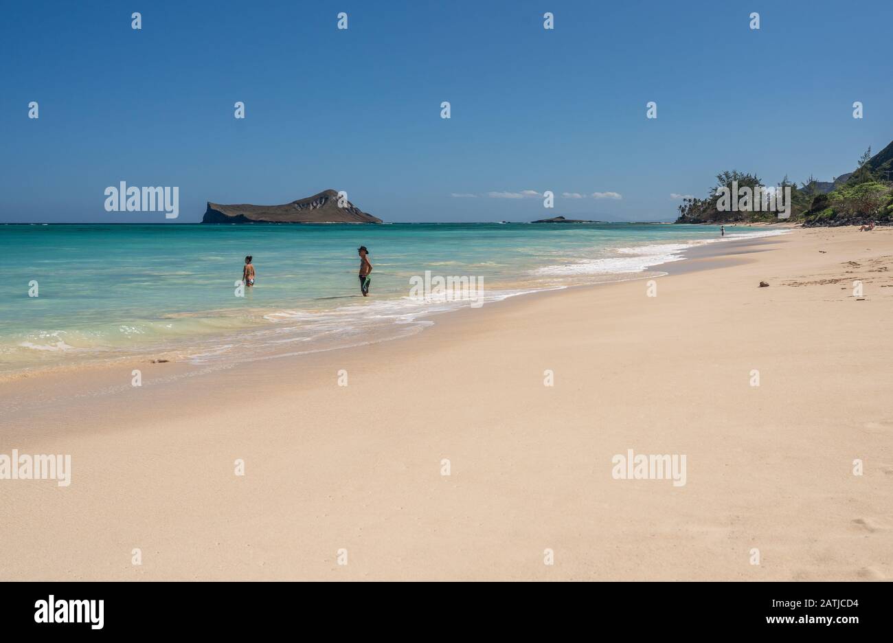 Beach on oahu hi-res stock photography and images - Alamy