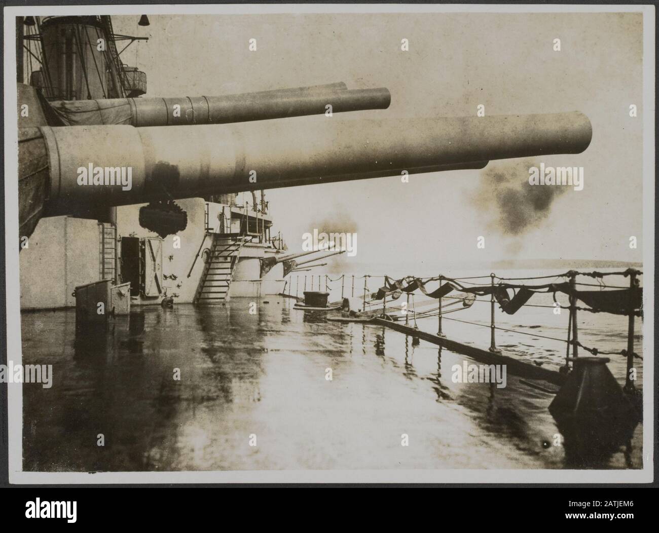 Six guns hi-res stock photography and images - Alamy