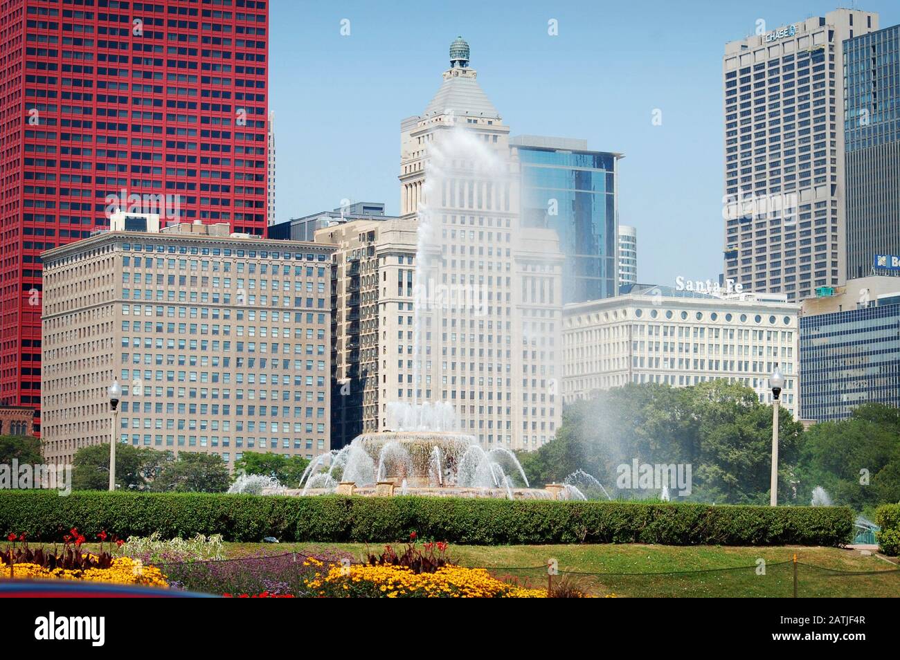 Buckingham Fountain in downtown Chicago, Illinois on a sunny day in the ...