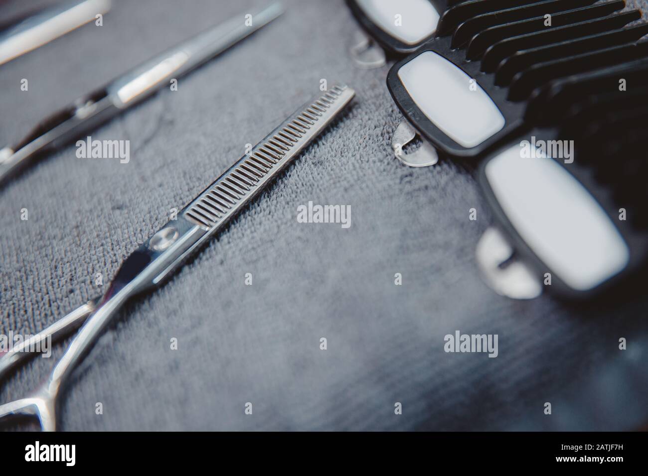 Razors edge barber shop hi-res stock photography and images - Alamy