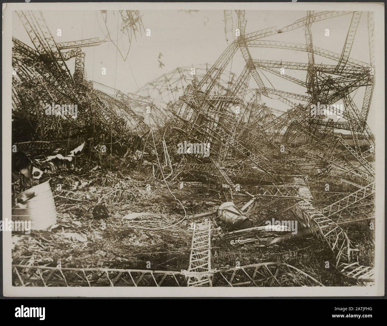 Airship mounted guns hi-res stock photography and images - Alamy