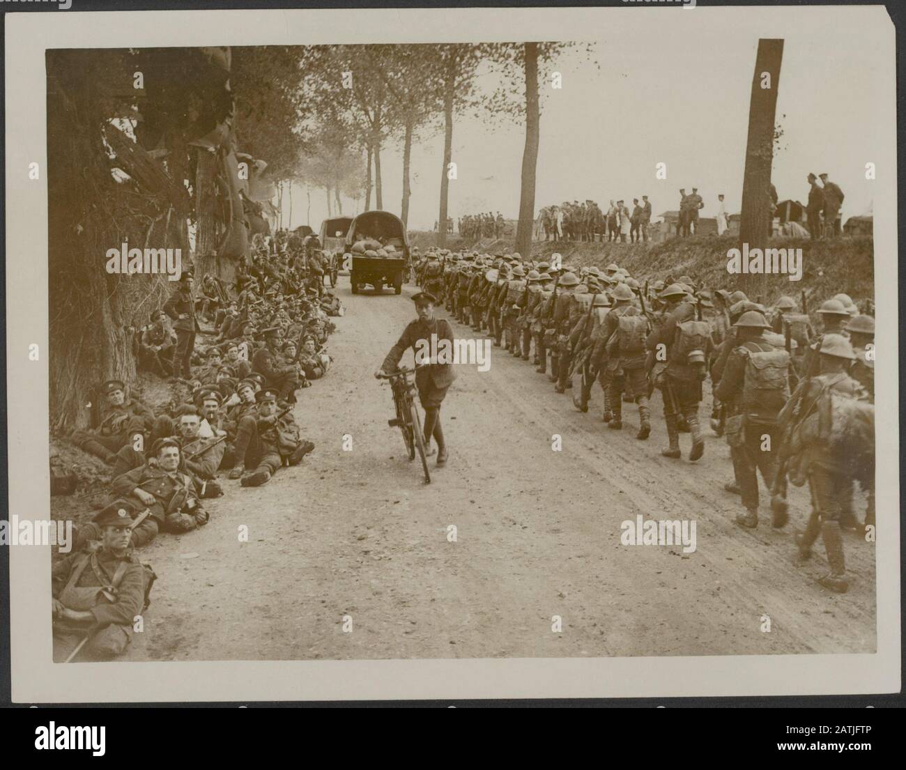 Road convoys hi-res stock photography and images - Alamy