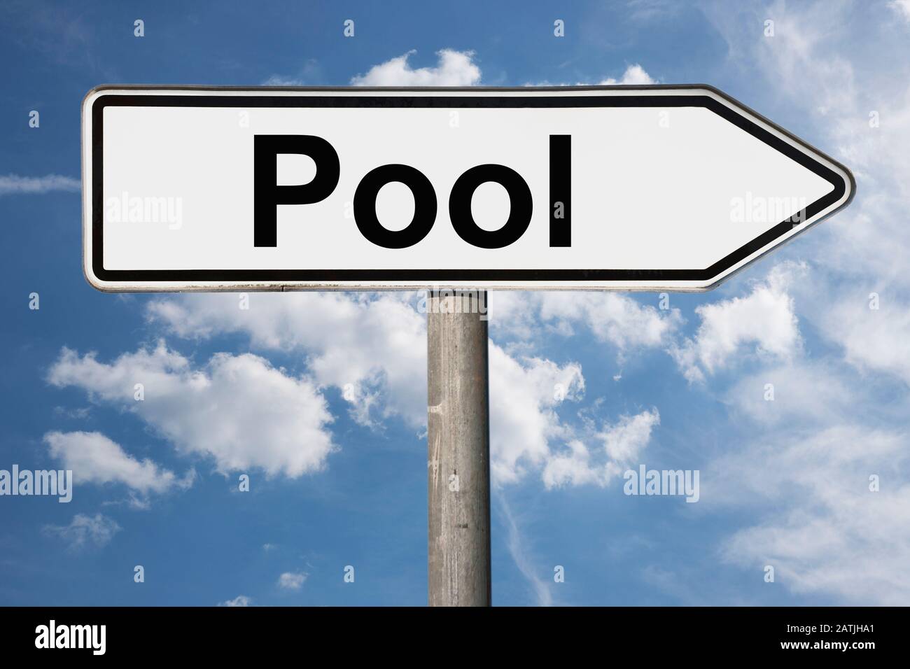 Arrow pool hi-res stock photography and images - Alamy