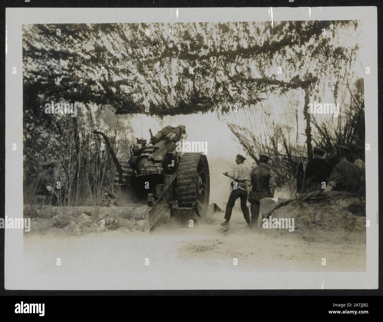 The great battle of Messines Ridge Description: A howitzer in the act ...