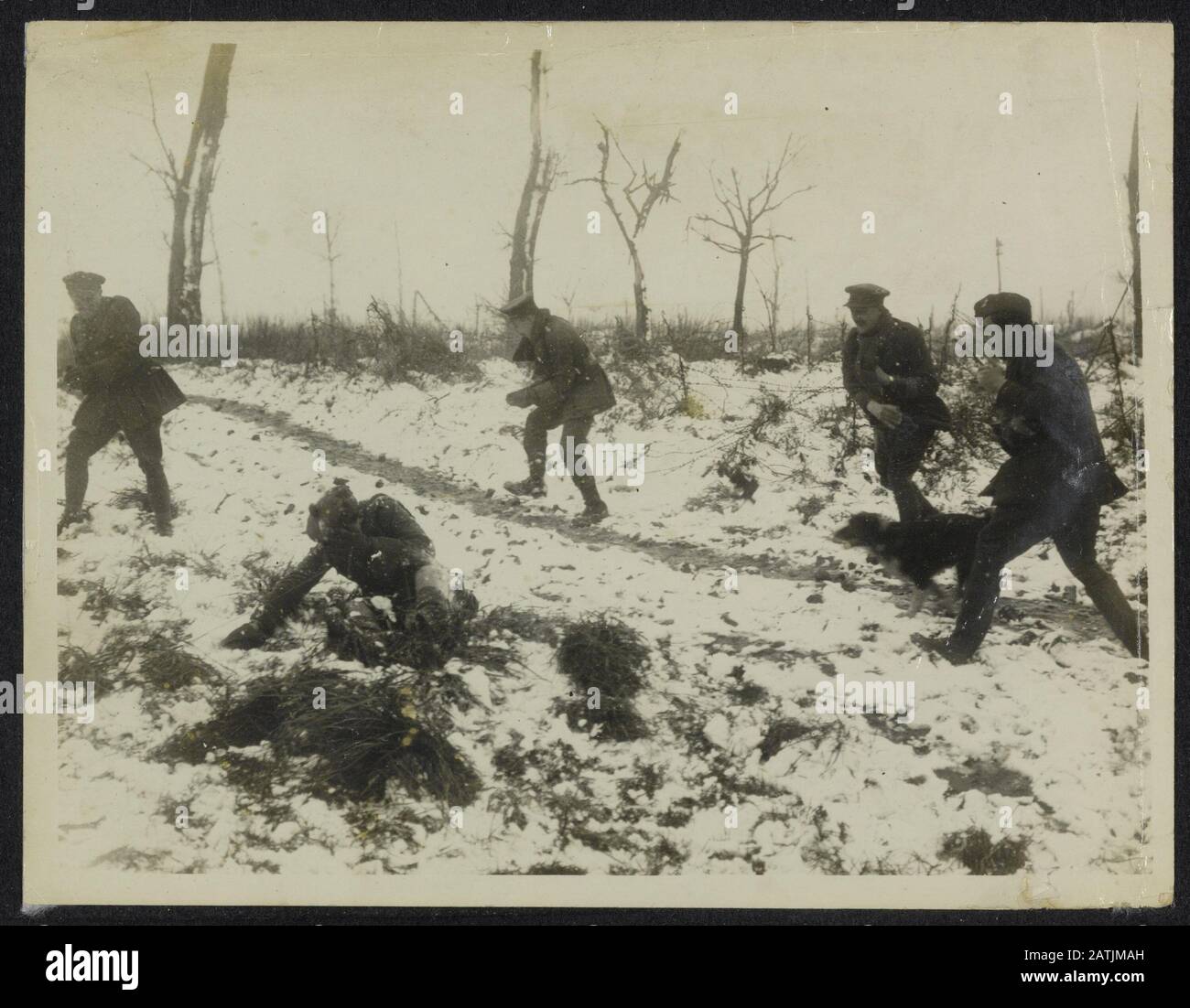 War snow hi-res stock photography and images - Alamy