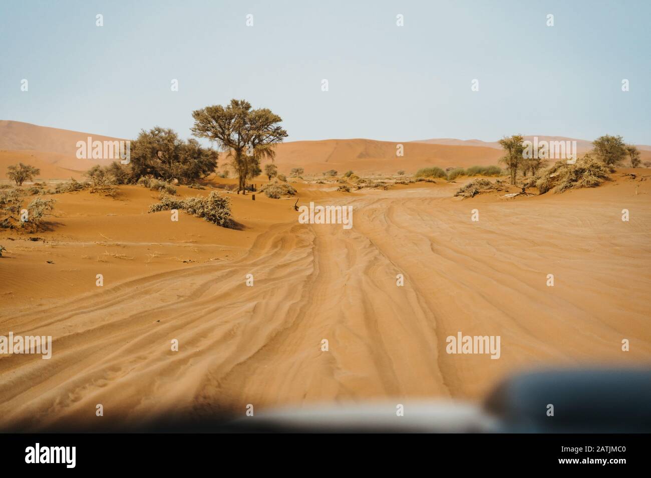 Desert tyre tracks hi-res stock photography and images - Alamy