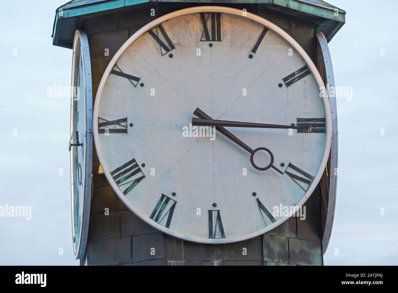 Aker brygge clock tower hi-res stock photography and images - Alamy