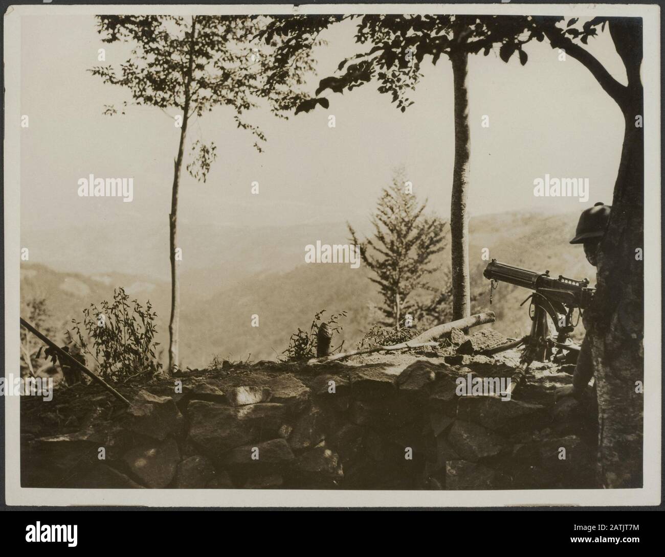 Guns at feet of soldiers hi-res stock photography and images - Alamy