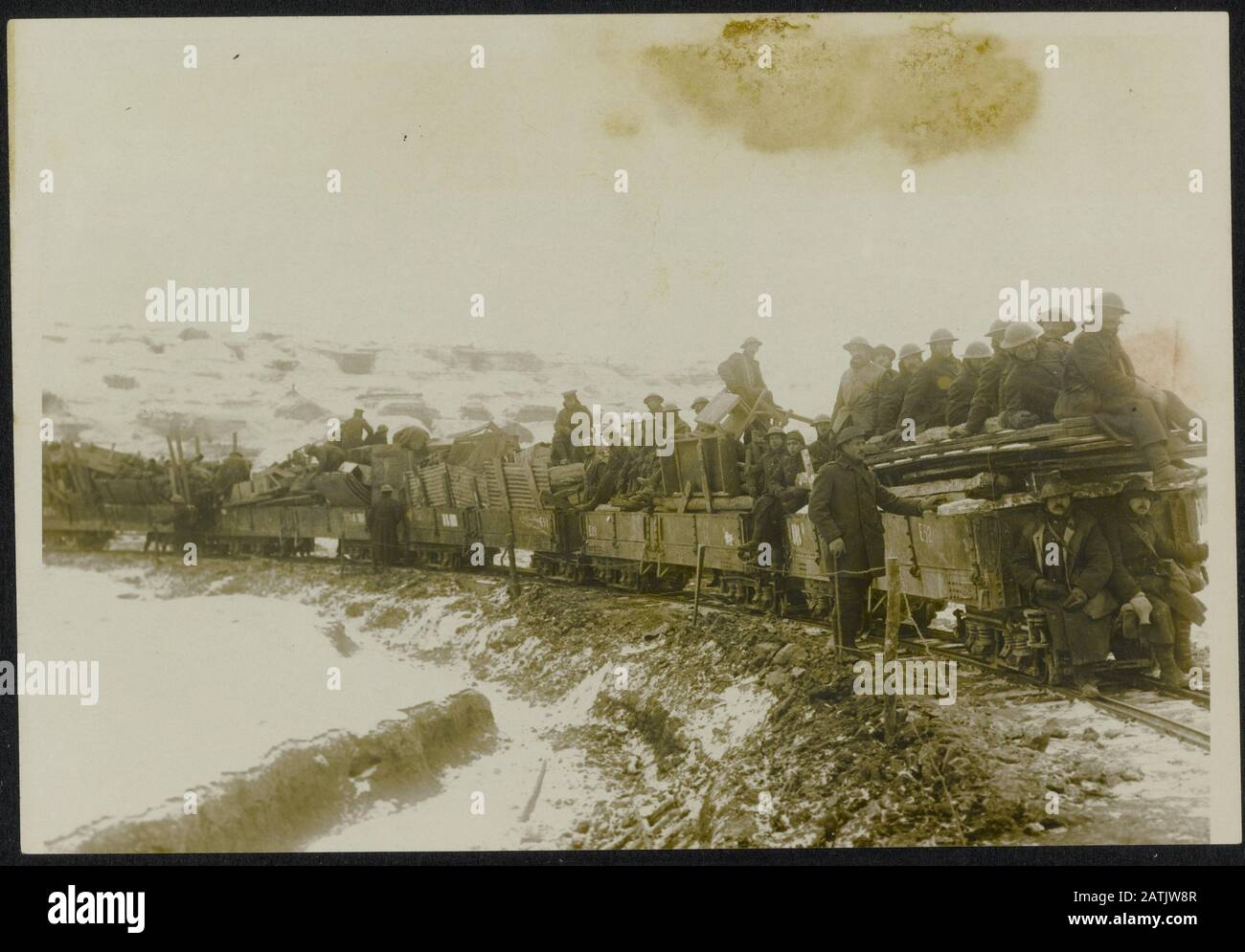 British soldiers wwi railway hi-res stock photography and images - Alamy