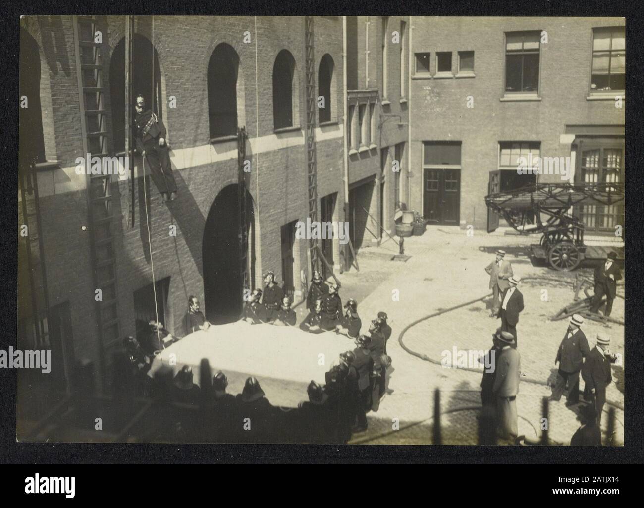 War exercises hi-res stock photography and images - Alamy