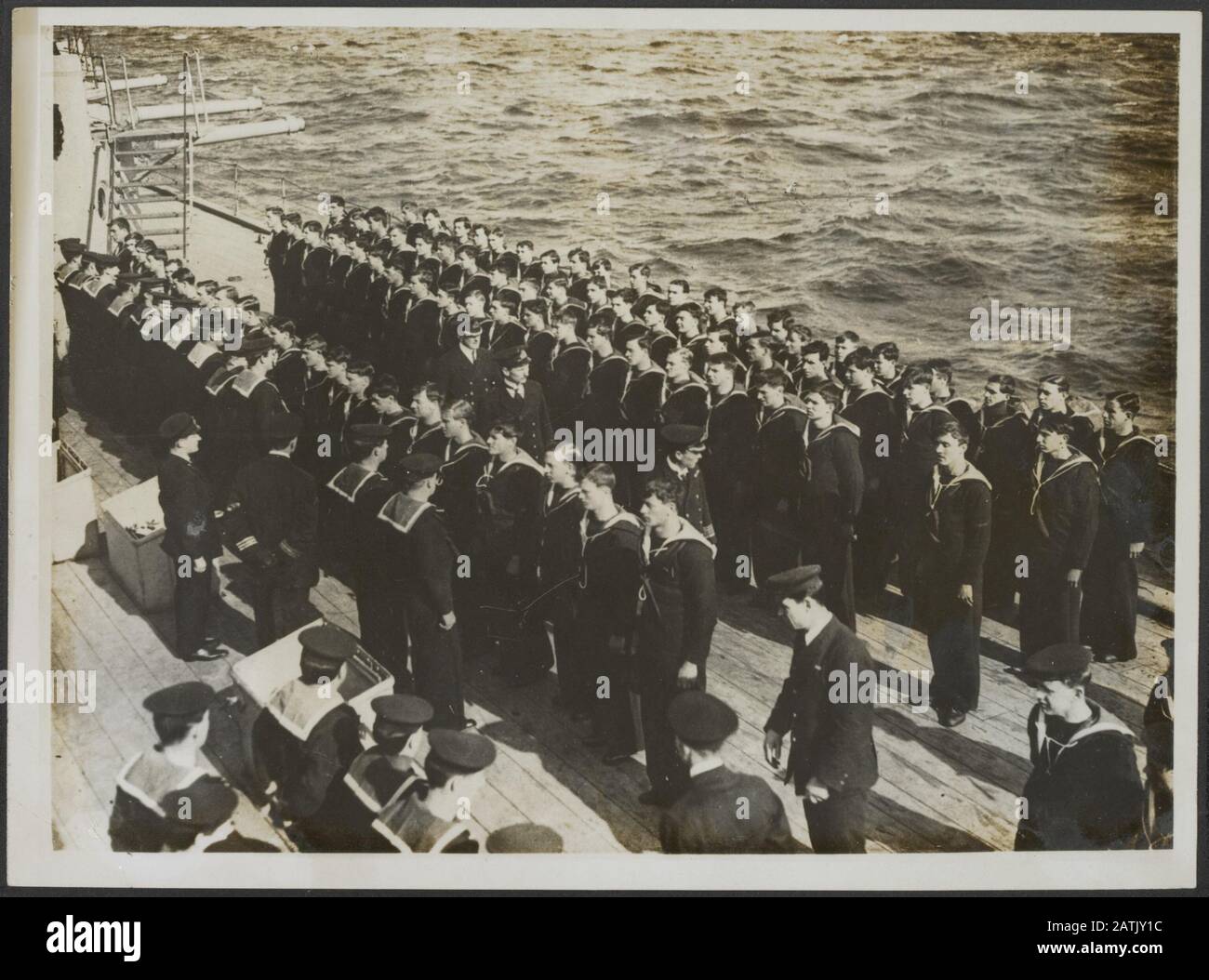 Naval warships hi-res stock photography and images - Alamy