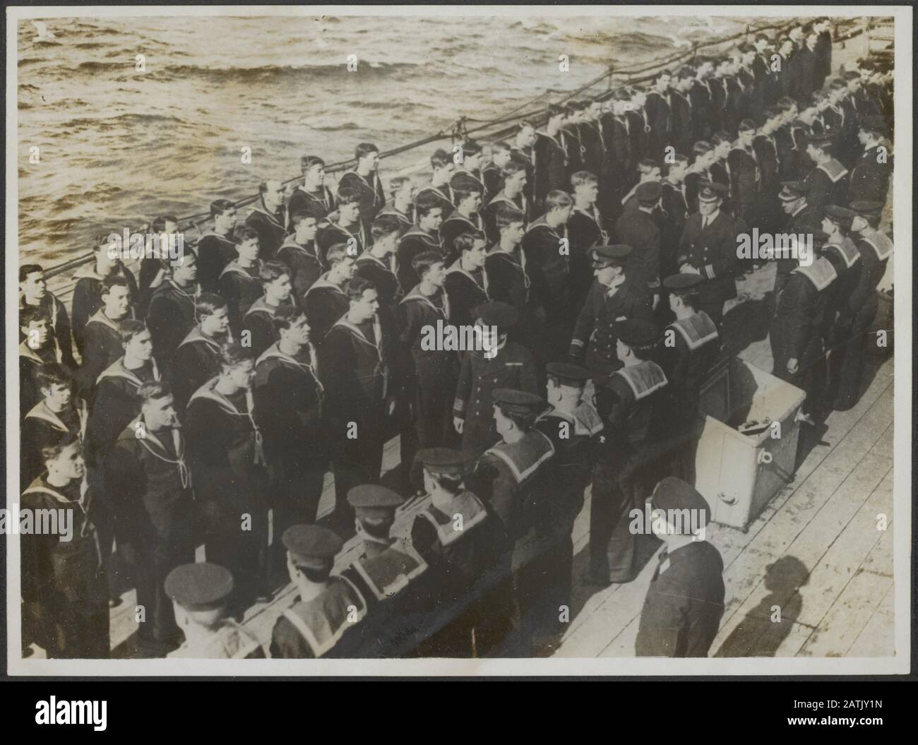 Naval warships hi-res stock photography and images - Alamy