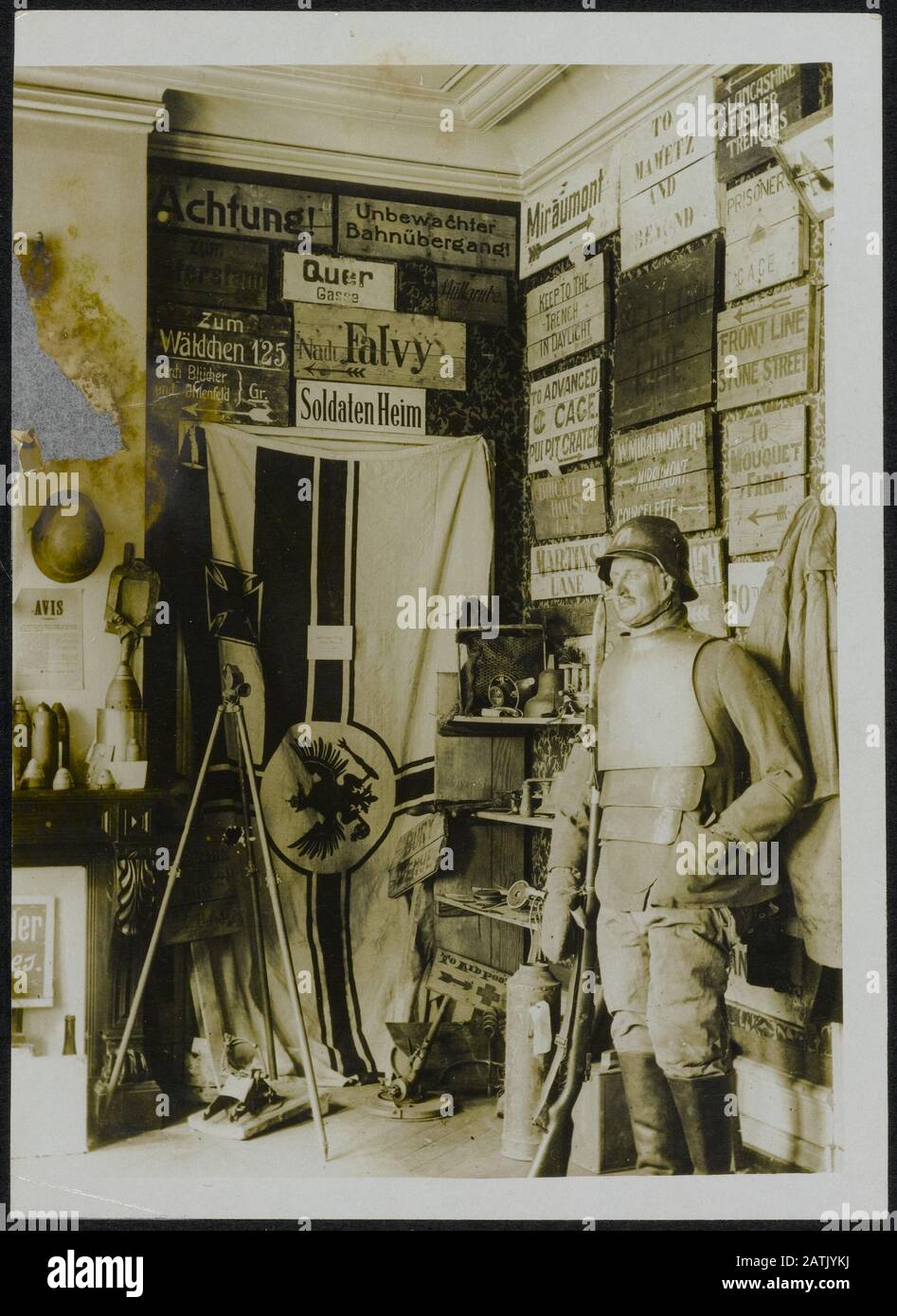 German armor hi-res stock photography and images - Alamy