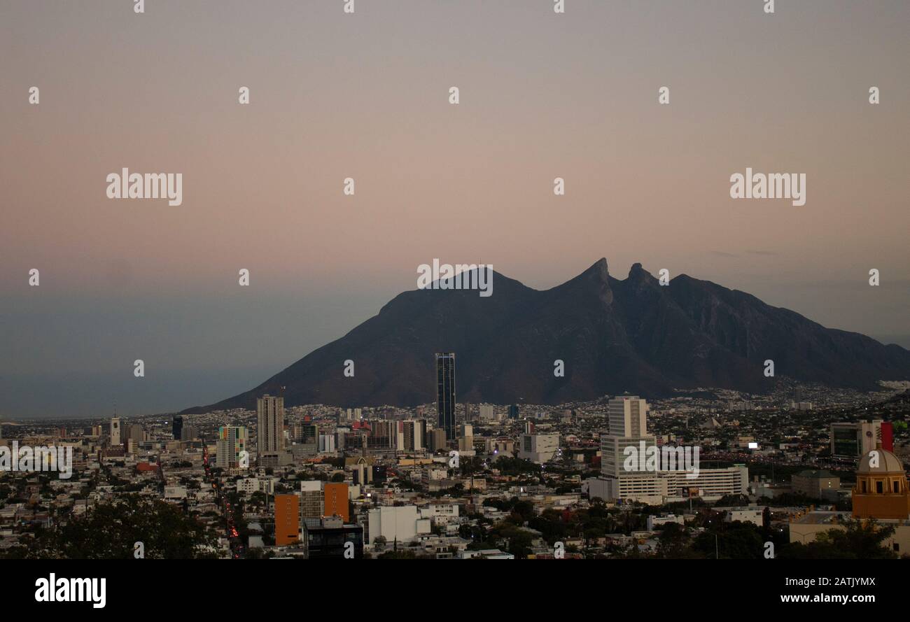 View monterrey sunset mexico hi-res stock photography and images - Alamy