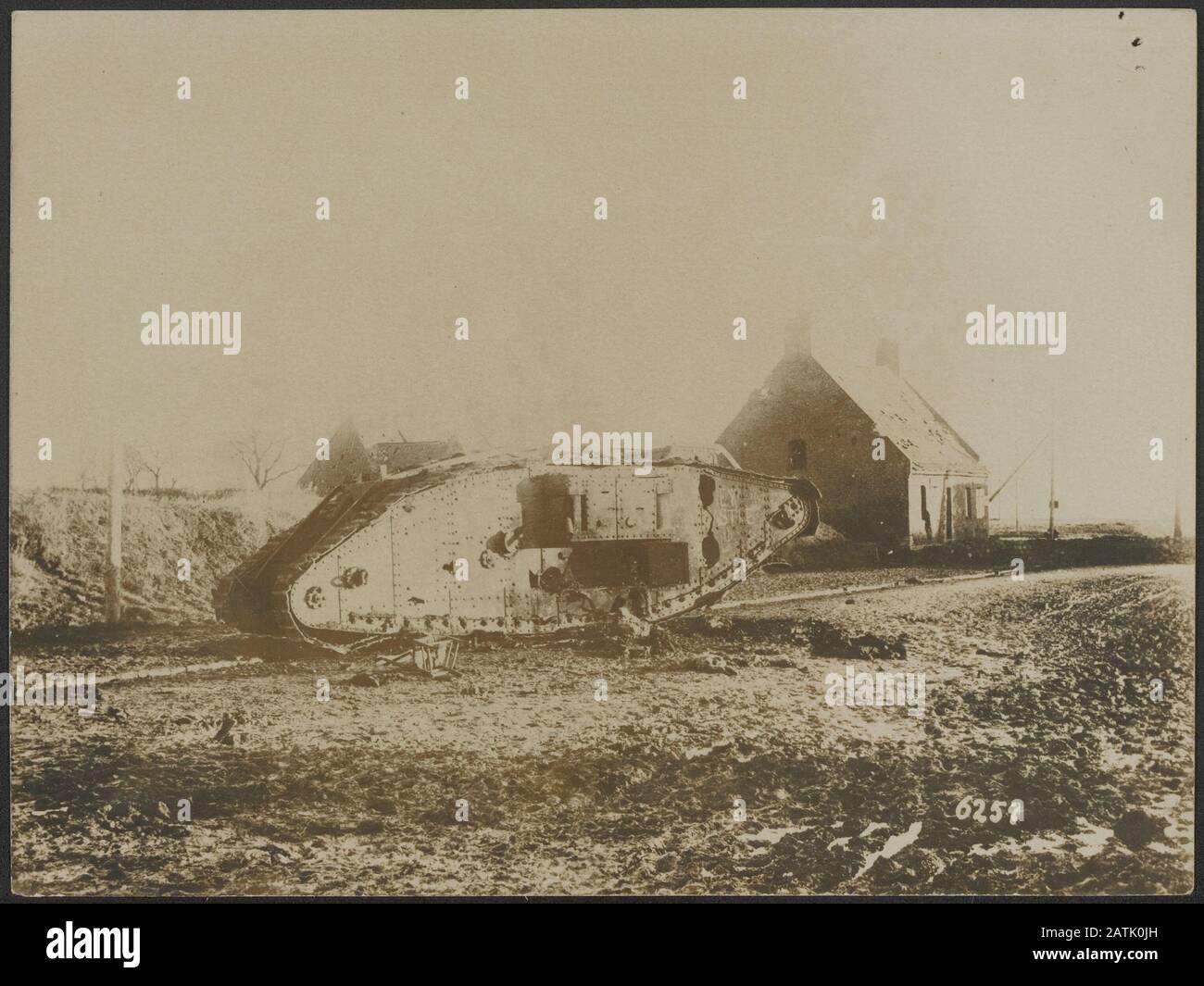 Lost tank battle of the English at the German positions Cambrai ...